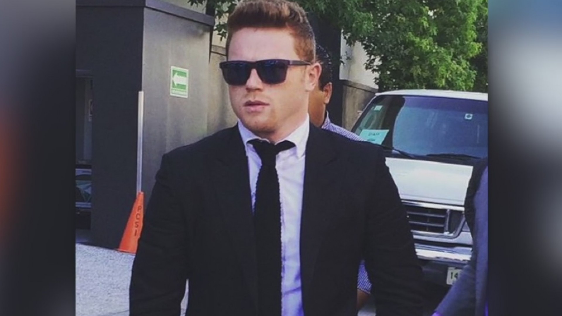 El Canelo Álvarez Resultó Ser Todo Un Fashionista Y Está Implantando