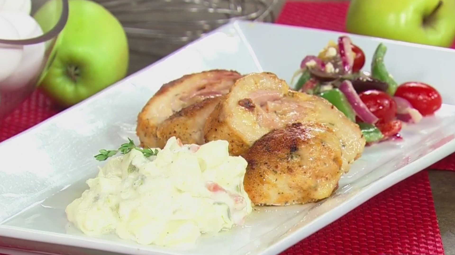 Aprende a preparar unas pechugas rellenas de jamón y queso - Univision