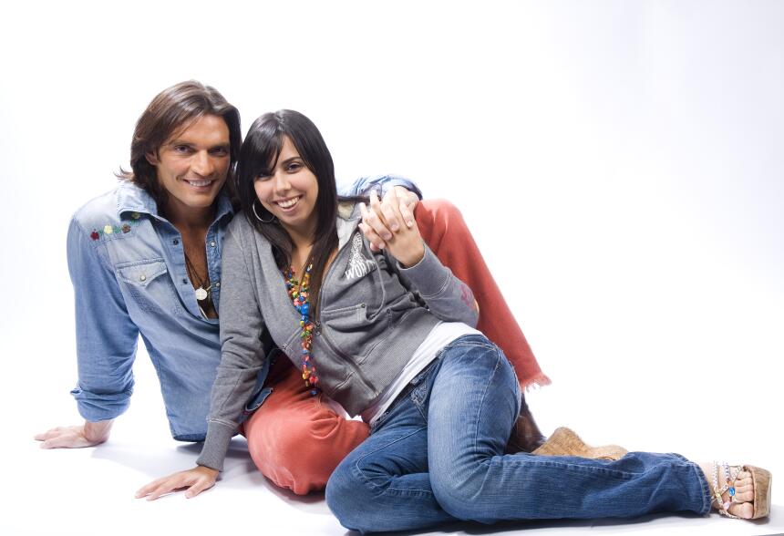 Fotos nunca antes vistas de Julián Gil como papá... hace diez años ...