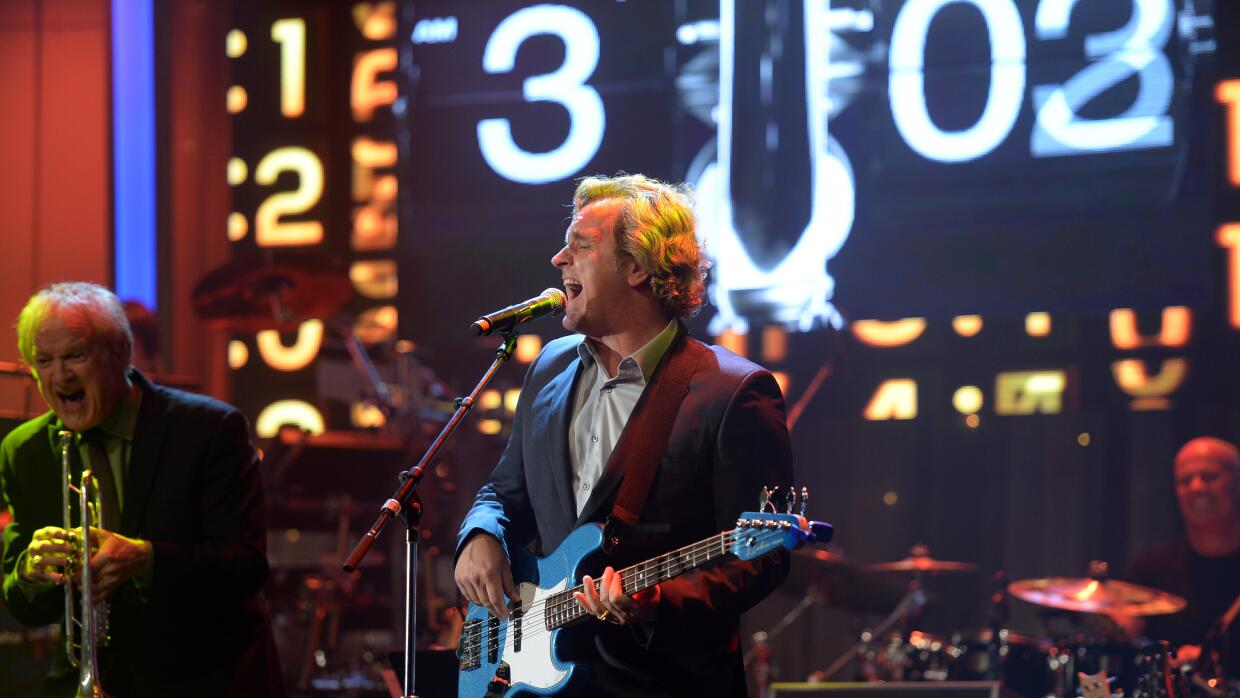 CHICAGO REPLACES LONGTIME BASSIST & FRONTMAN JASON SCHEFF - Univision